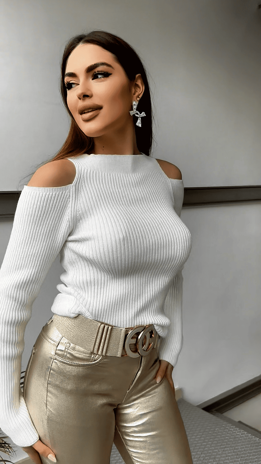 Sueter Aberturas Hombros Milk - | OTTRO.com