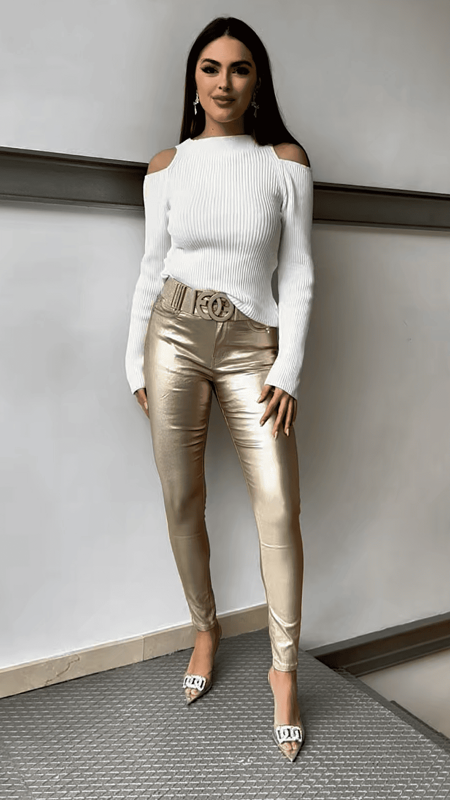 Sueter Aberturas Hombros Milk - | OTTRO.com